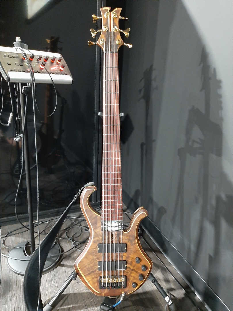 3rd build completed - 6 string bass - In Progress and Finished Work ...