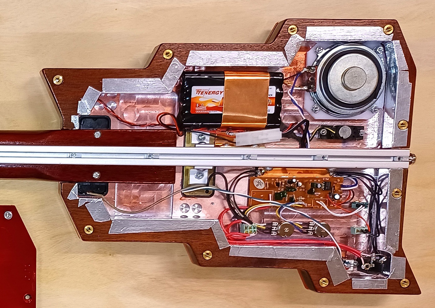 Crazy Guitar with built in AMP - In Progress and Finished Work ...