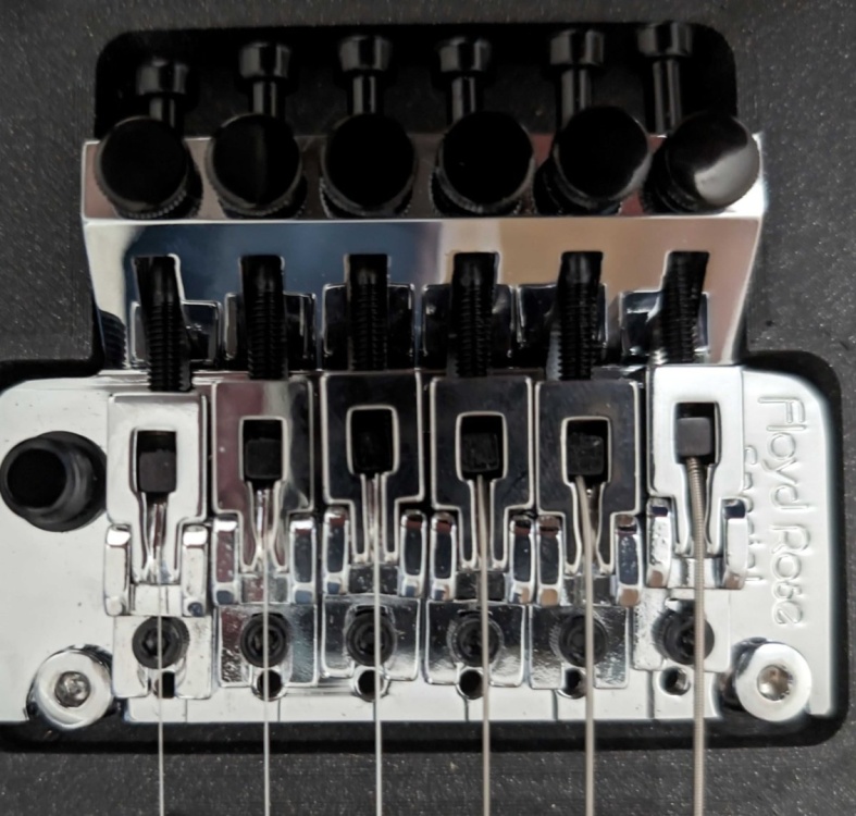 Official Floyd Rose Routing Guides Contradict Themselves - Which is ...