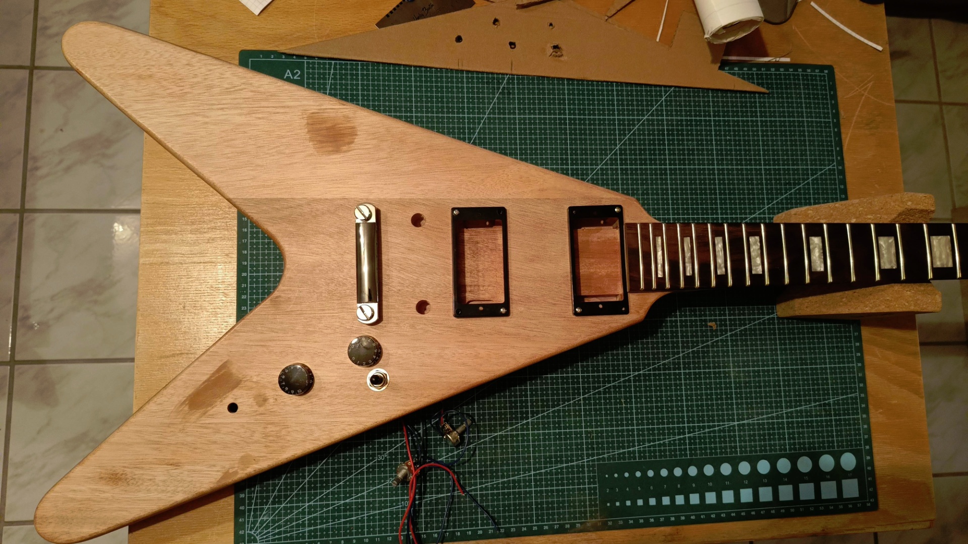 First time guitar build: Flying V kit from Rocktile - In Progress and ...