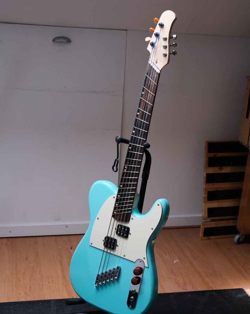 Hybrid 6-string (3-string bass and 3-string guitar) - Page 2 - In ...